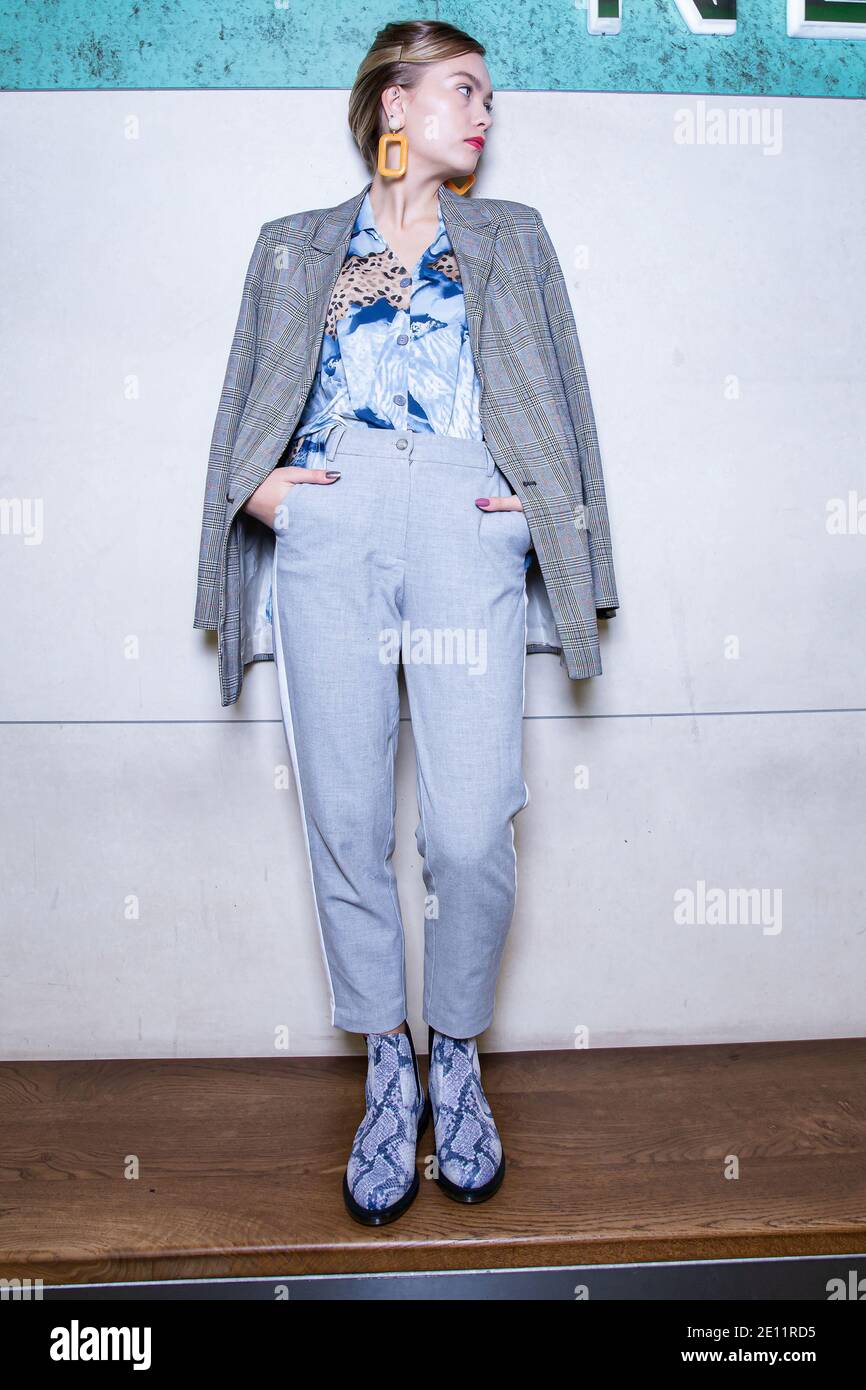 Young blonde woman catwalk hi-res stock photography and images - Alamy