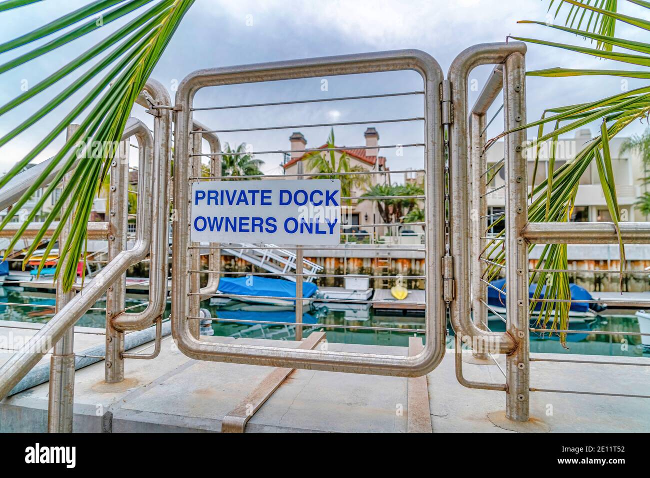 Private beach sign california hi-res stock photography and images - Alamy