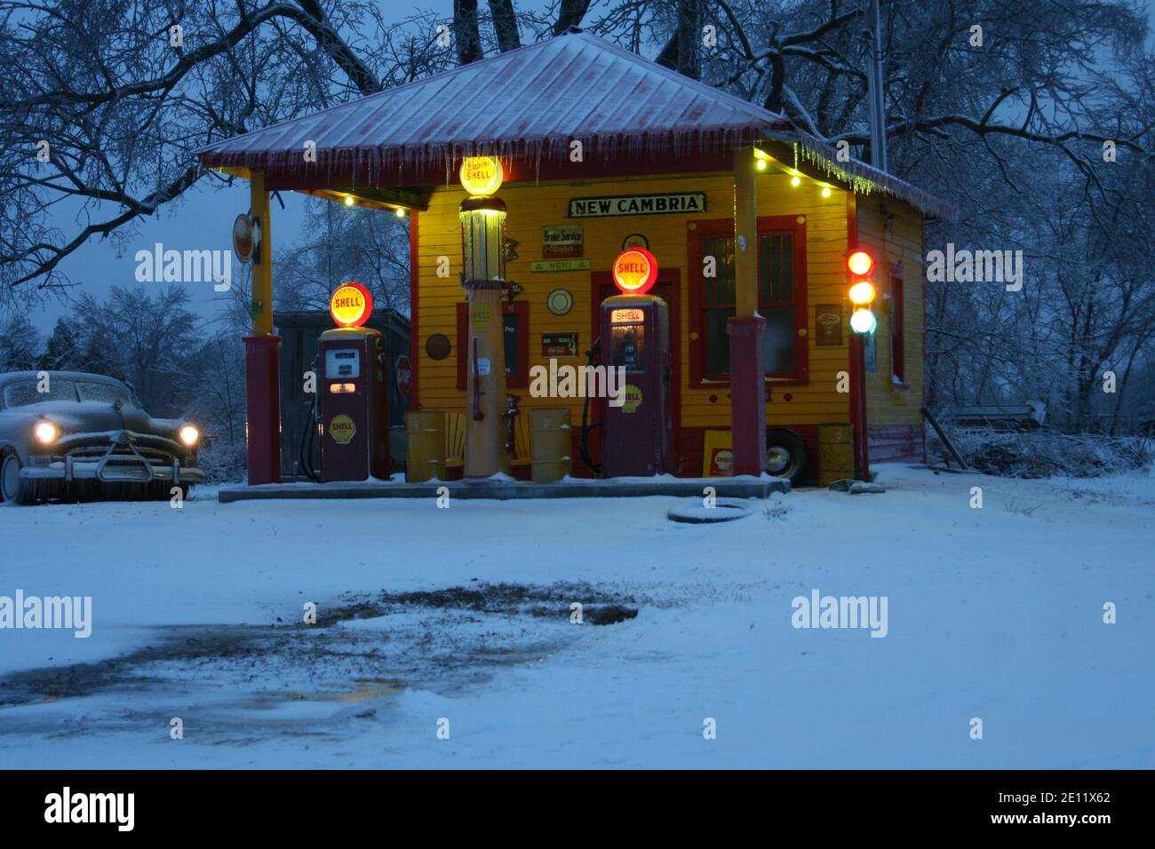 A service station in Macon, Missouri, USA a historic building Stock ...