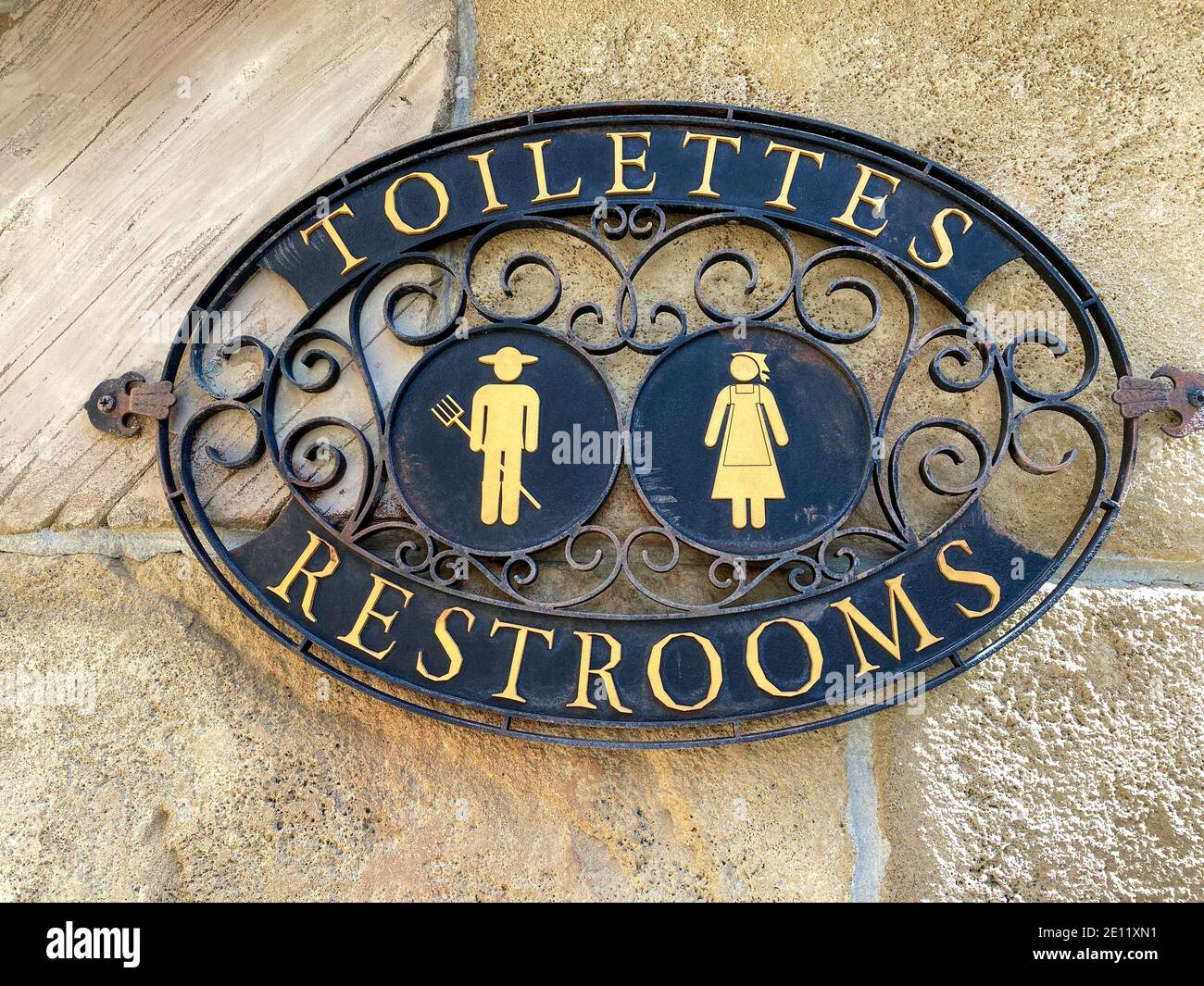Mens restroom sign hi-res stock photography and images - Alamy