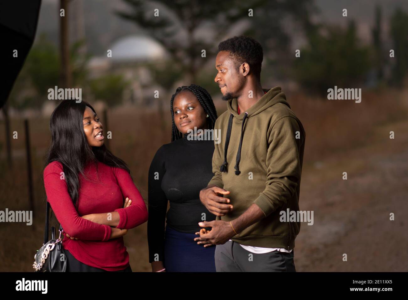 Teen group discussion hi-res stock photography and images - Alamy