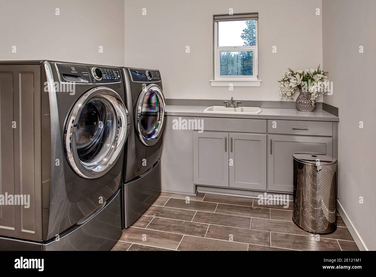 Load room hi-res stock photography and images - Alamy