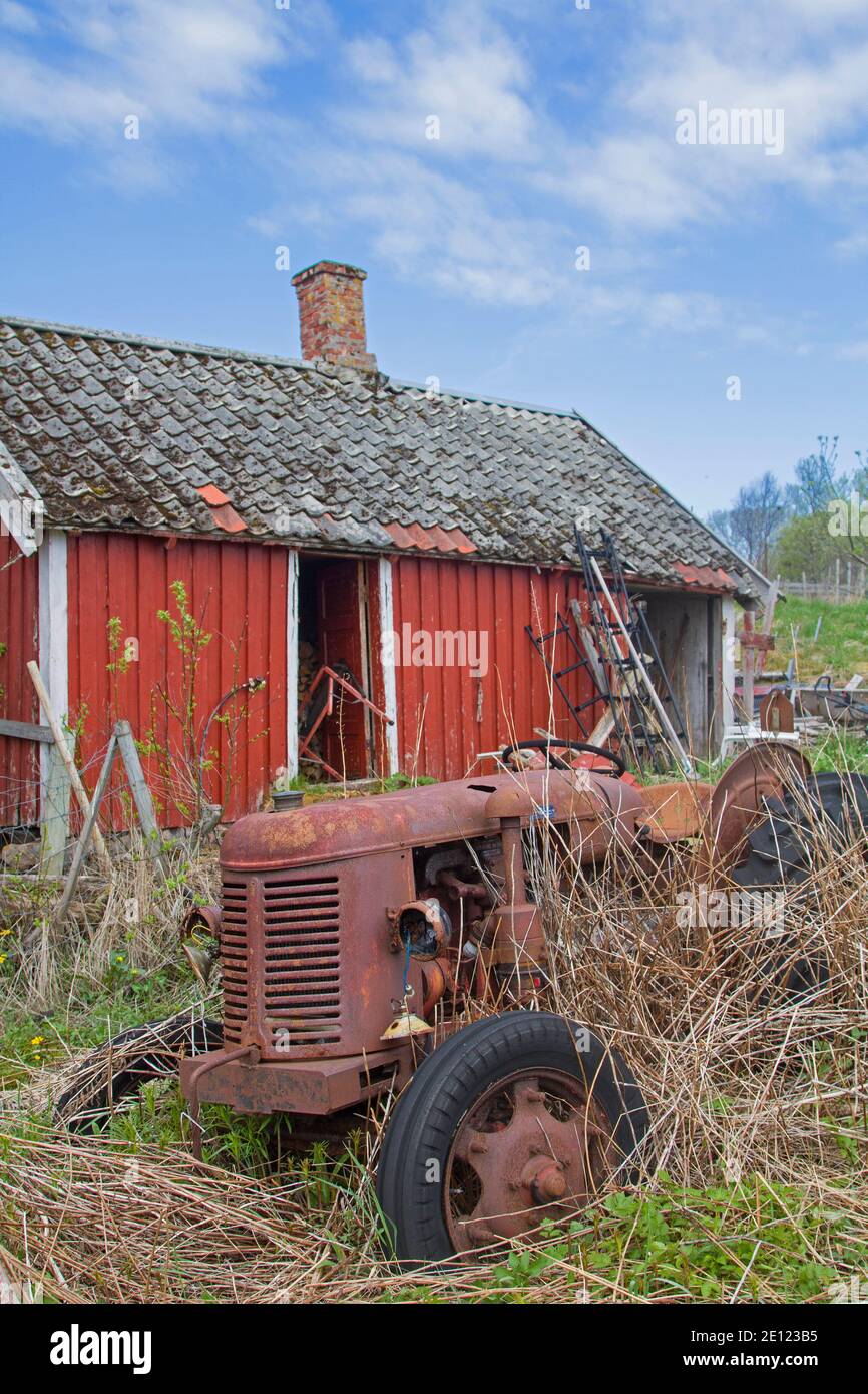 Traktor schrottplatz hi-res stock photography and images - Alamy