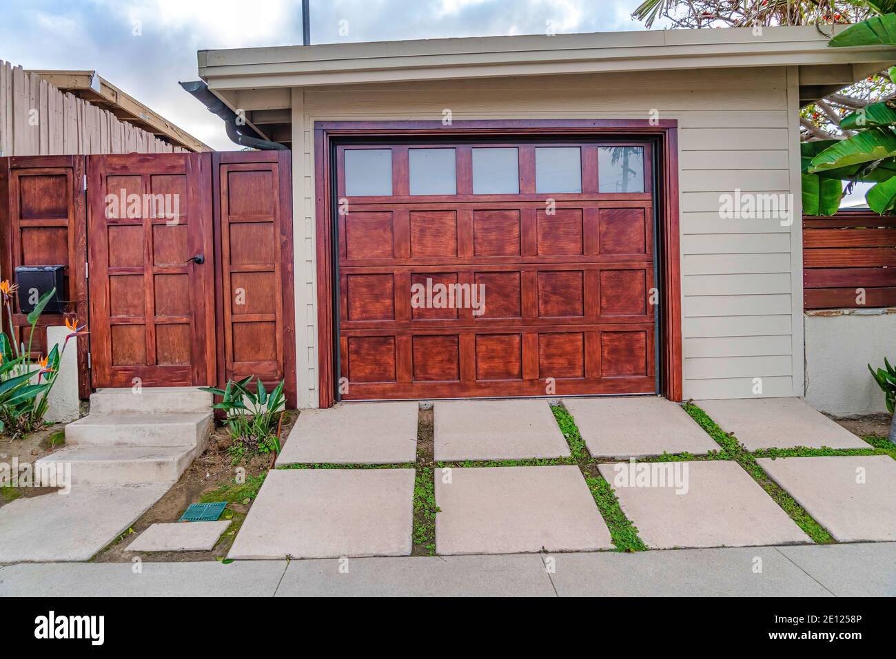 Pavers for steps hi-res stock photography and images - Alamy