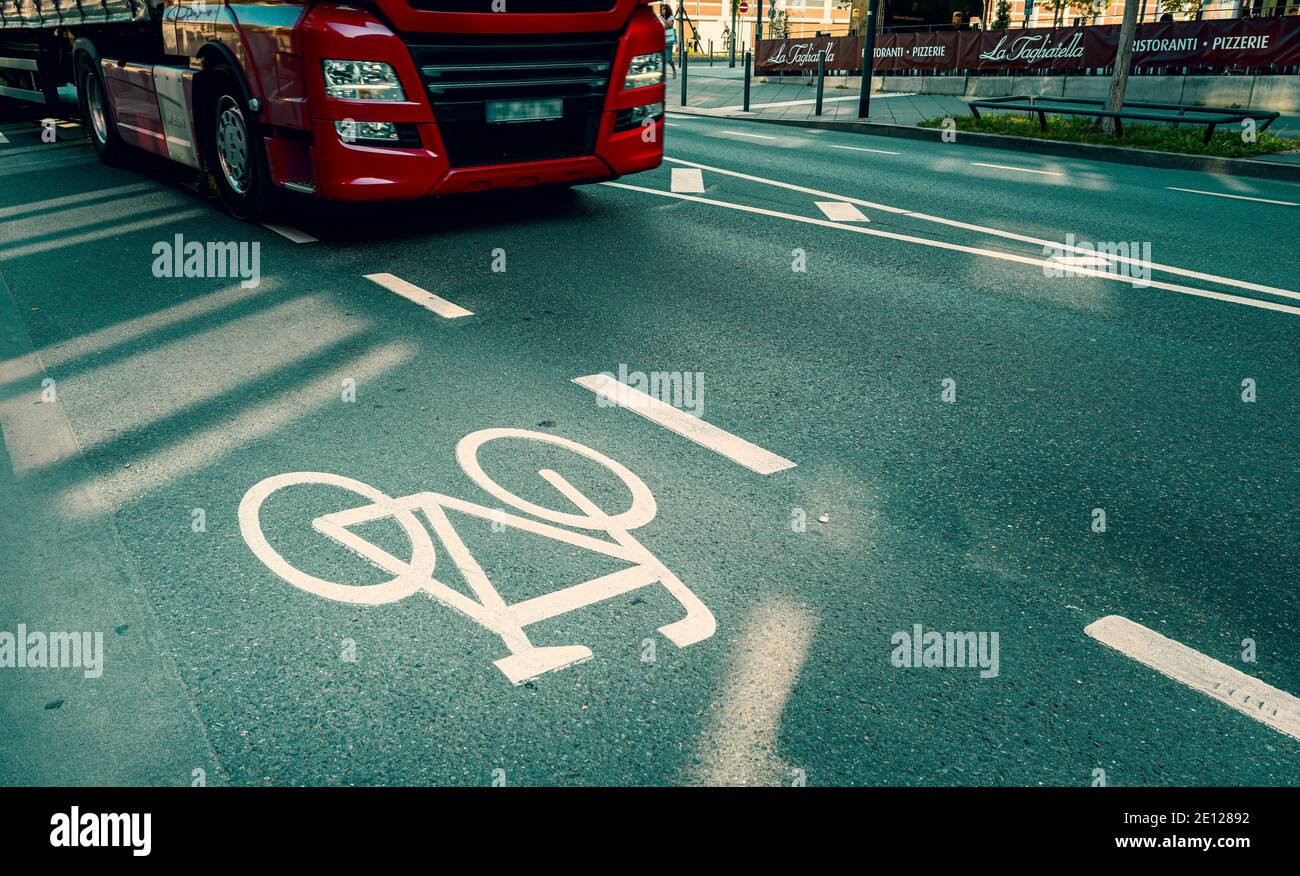 Bike Way In The City Stock Photo - Alamy