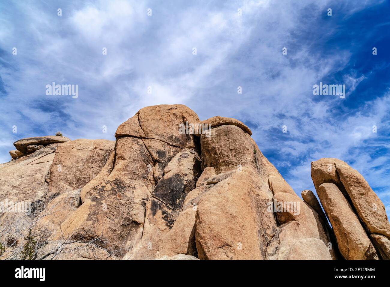 Amazing huge rocks formation in Joshua Tree california desert on a ...