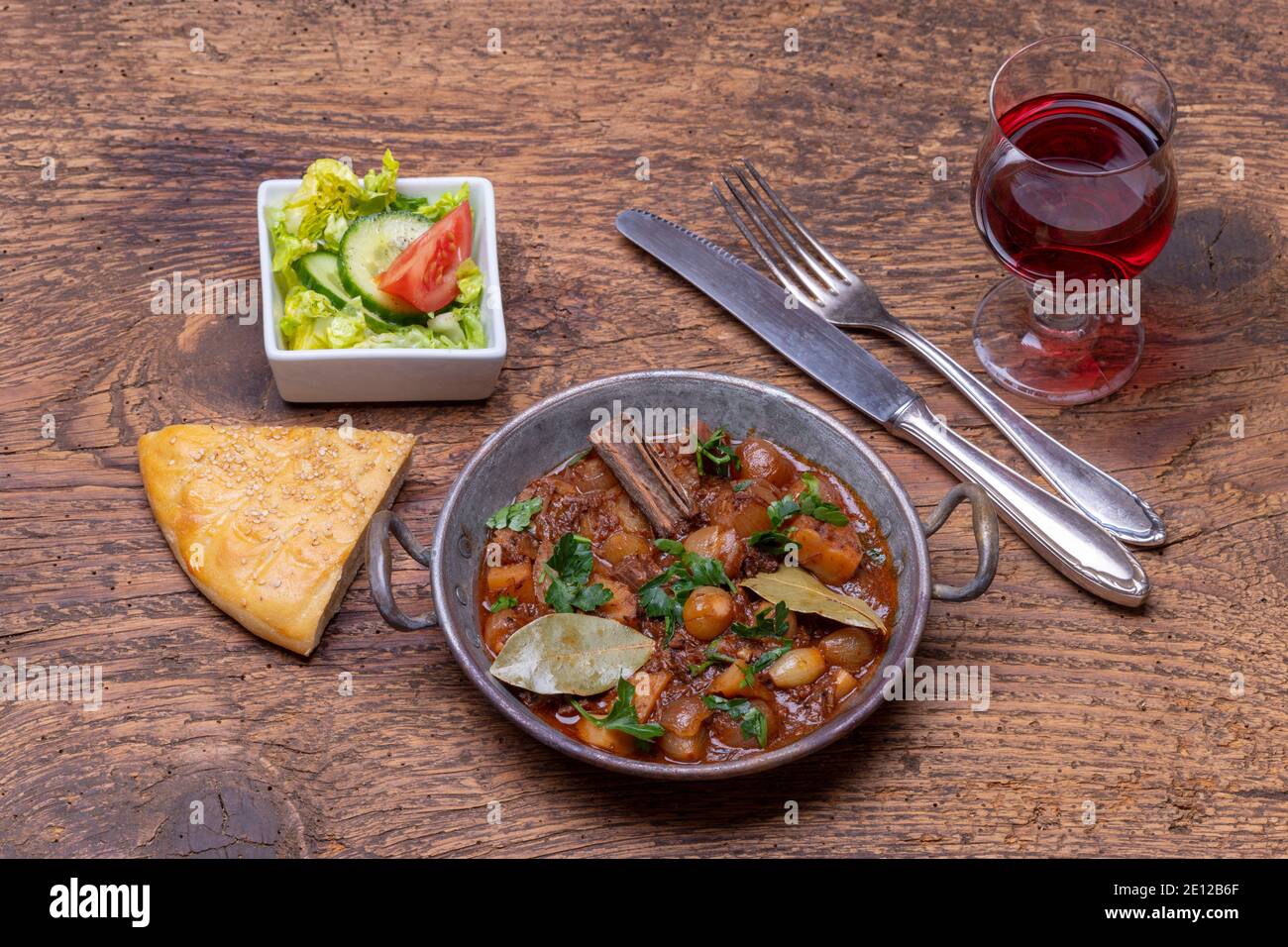 Griechisches stifado hi-res stock photography and images - Alamy
