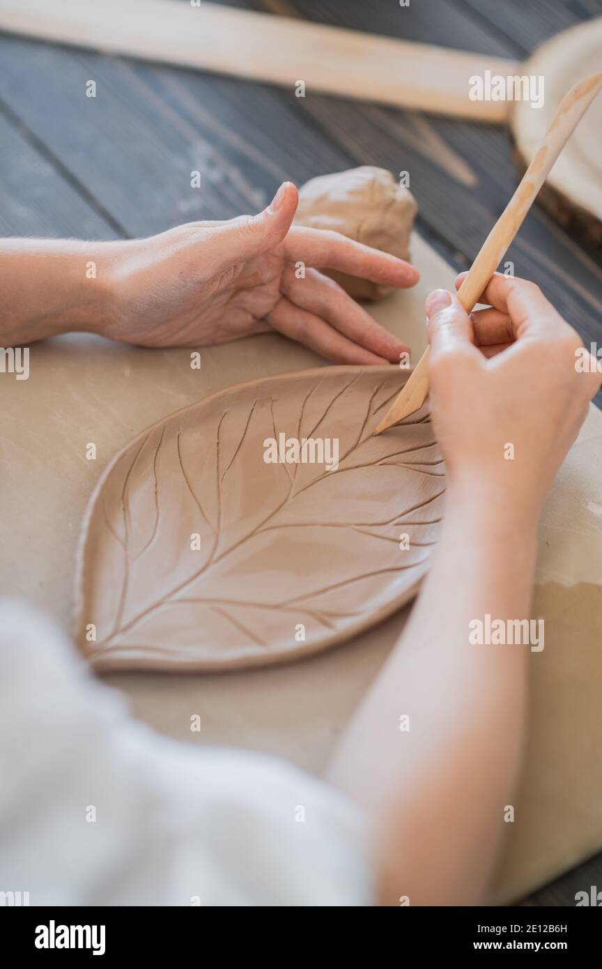 Potters hand hi-res stock photography and images - Alamy