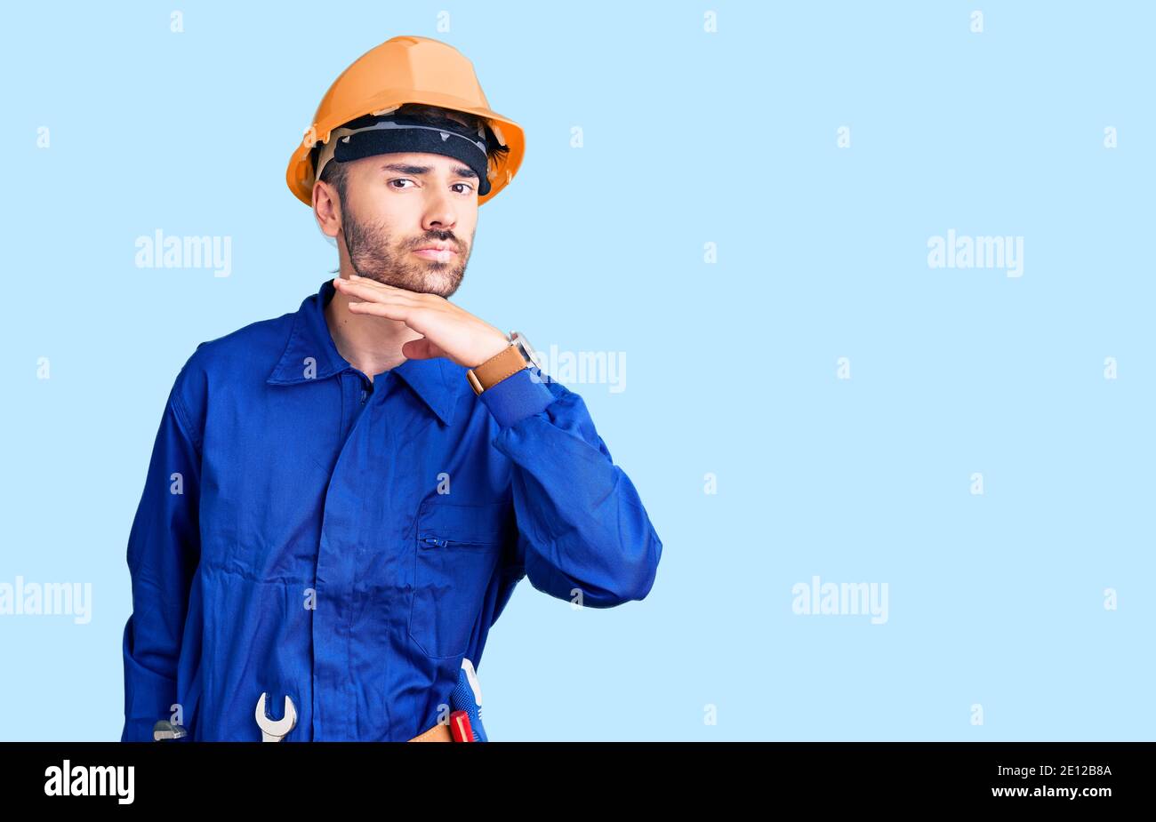 Cut throat gesture hi-res stock photography and images - Alamy