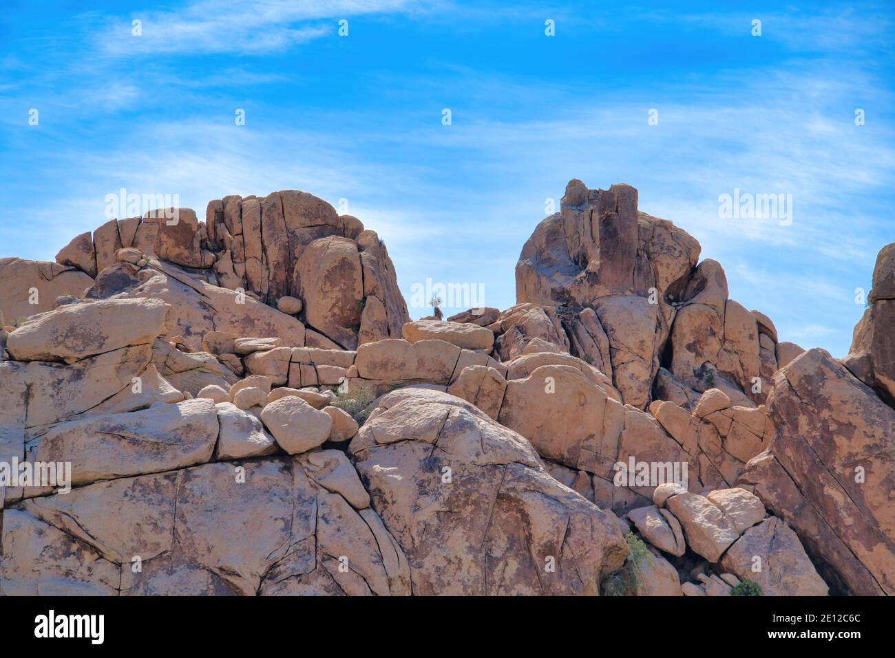 Giant Rock Joshua Tree High Resolution Stock Photography and Images - Alamy