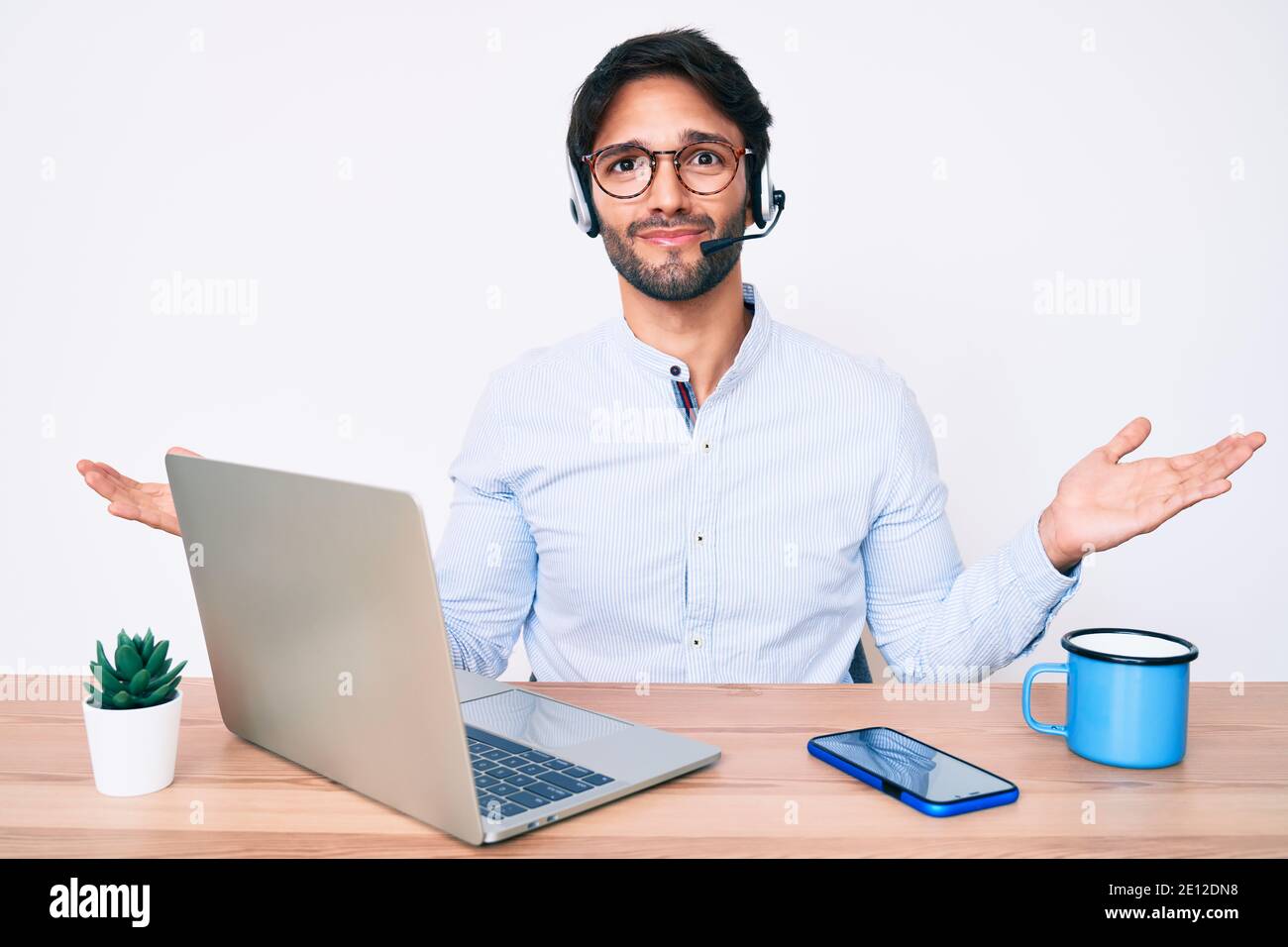 Shrug bear hi-res stock photography and images - Alamy