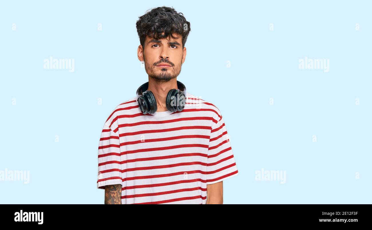 Person crying headphones hi-res stock photography and images - Alamy