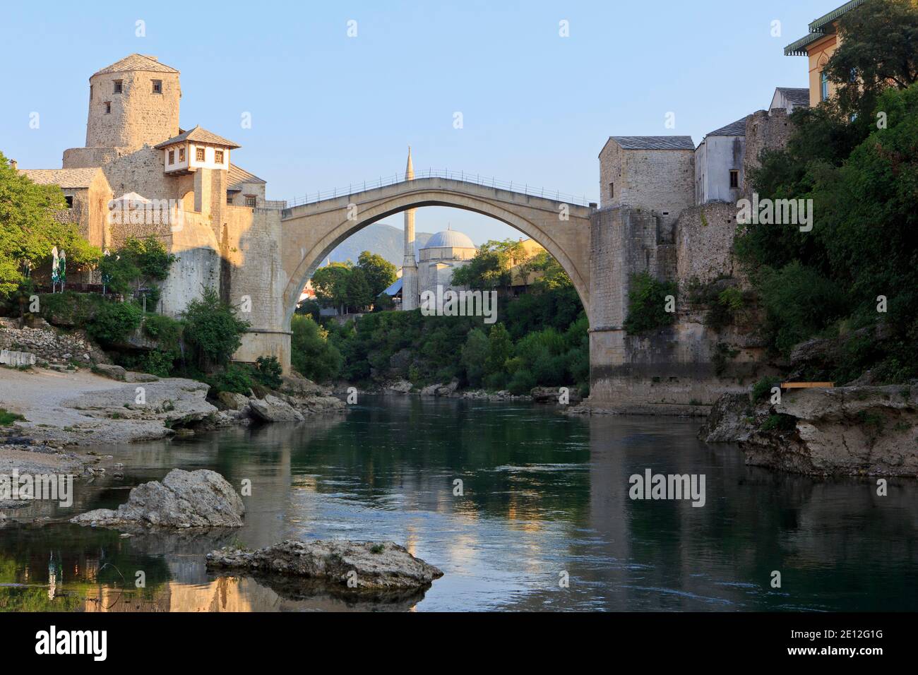 The Old Bridge (Stari Most) across the river Neretva in Mostar, Bosnia ...