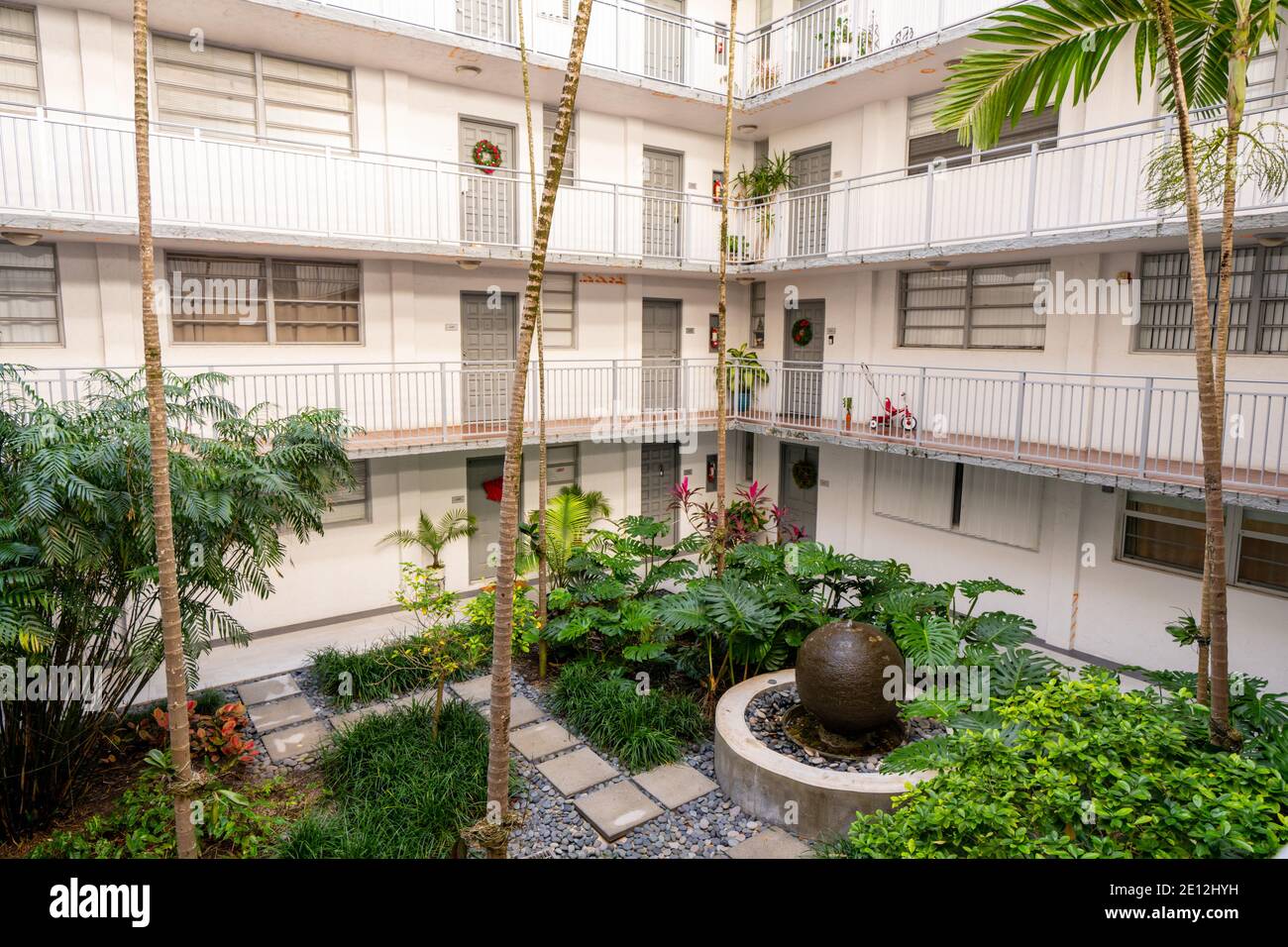 Photo of a residential apartment building in Miami FL Stock Photo - Alamy