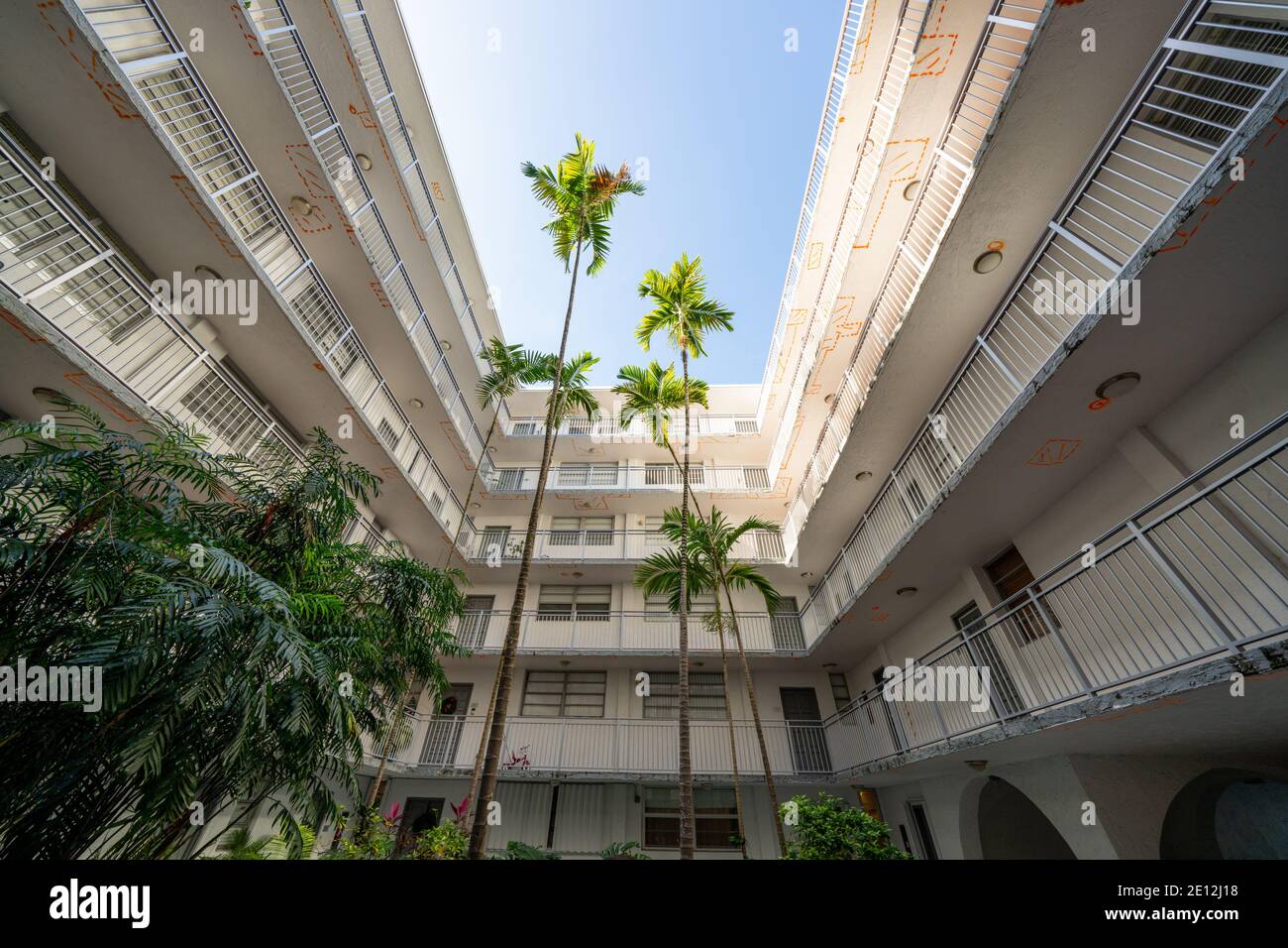Photo of a residential apartment building in Miami FL Stock Photo - Alamy