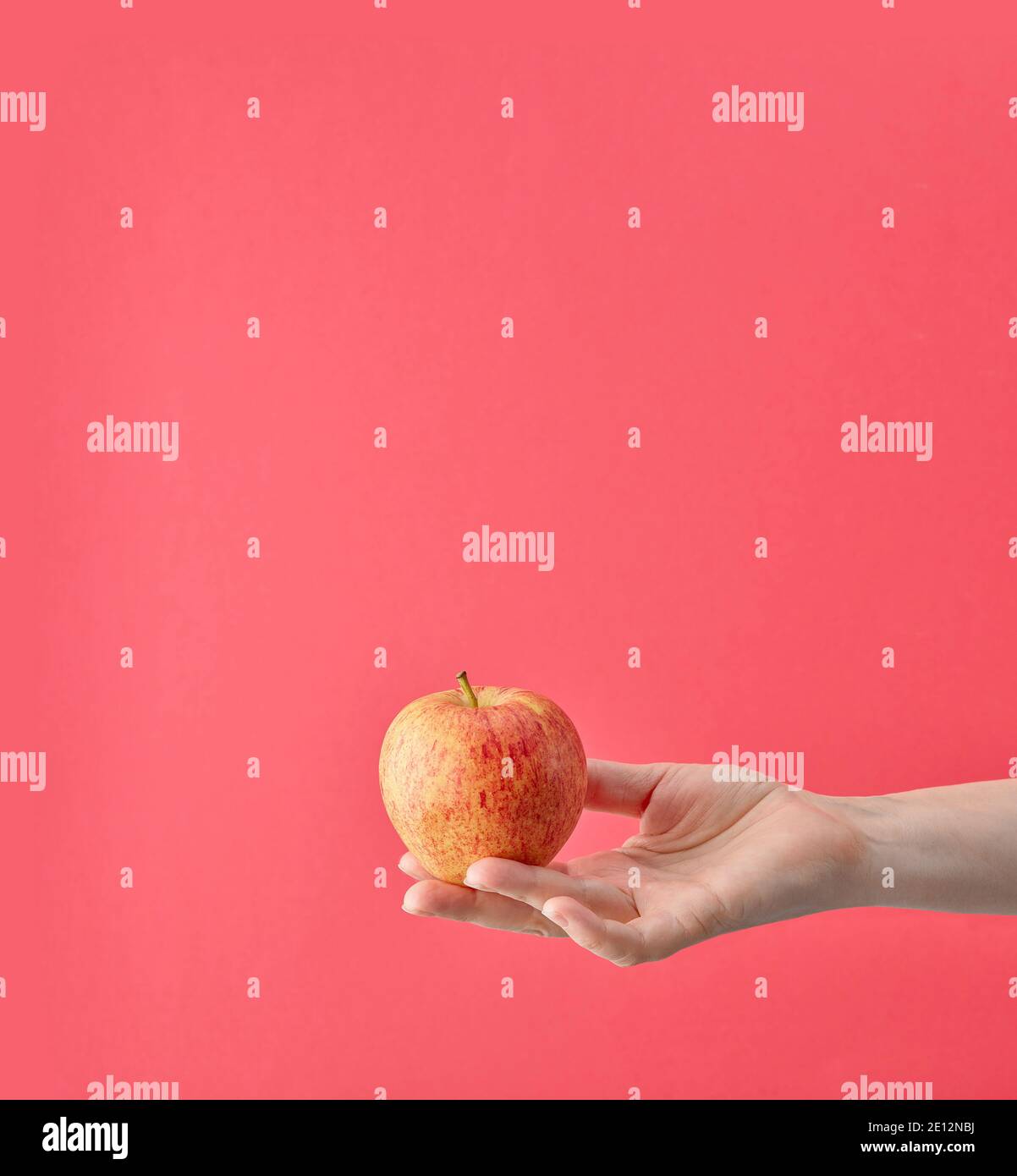 Hand holding fresh apple copy hi-res stock photography and images - Alamy