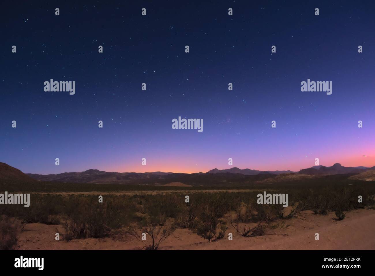 Starry sky desert hi-res stock photography and images - Alamy