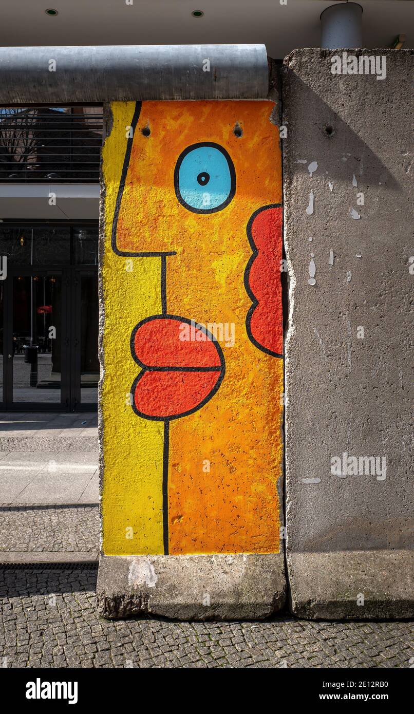 Design On A Wall Rest In Berlin Stock Photo - Alamy