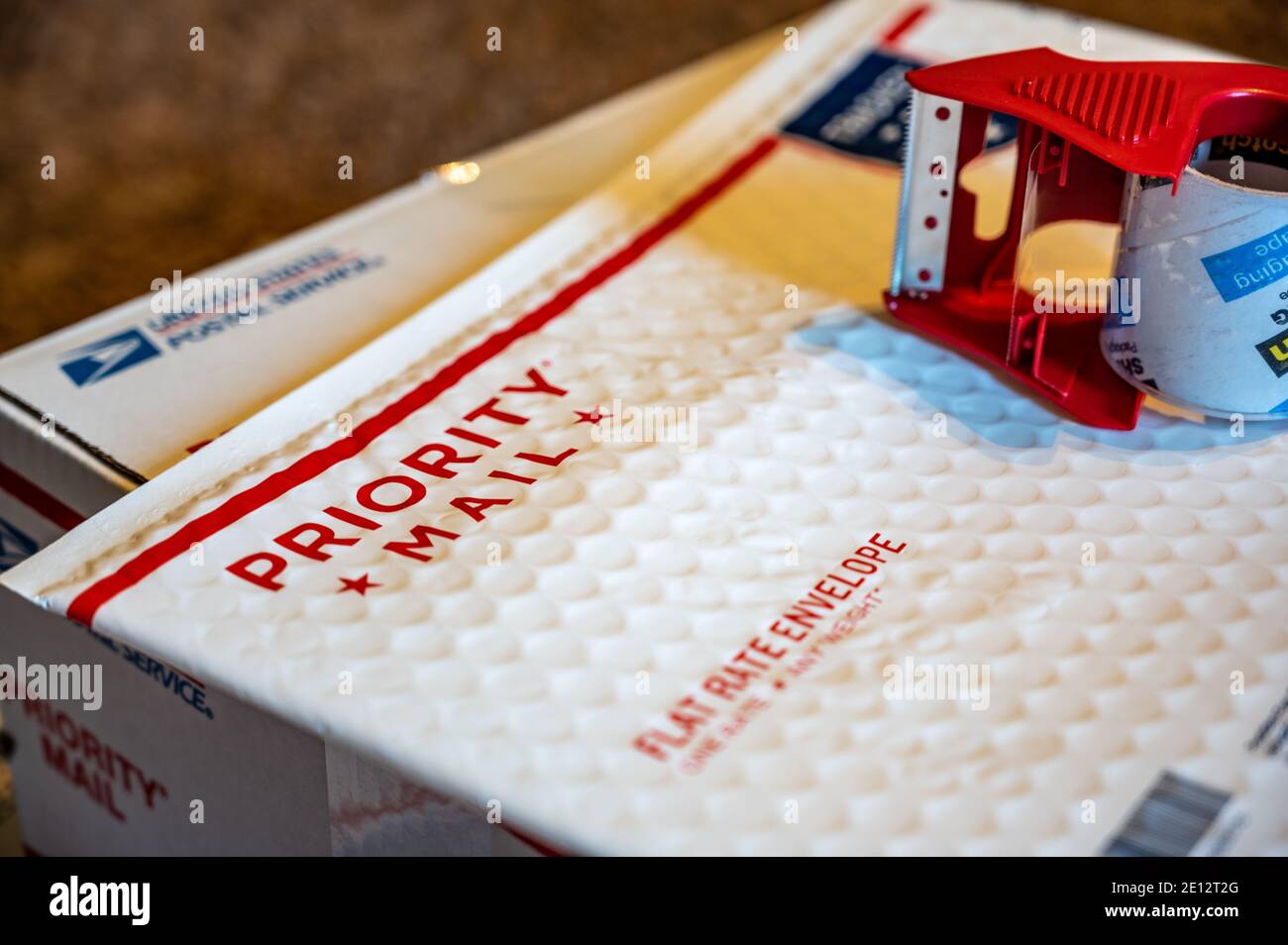 Usps mail packaging hi-res stock photography and images - Alamy
