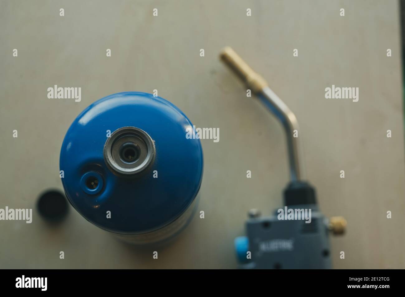 Blow torch gas cylinder hi-res stock photography and images - Alamy