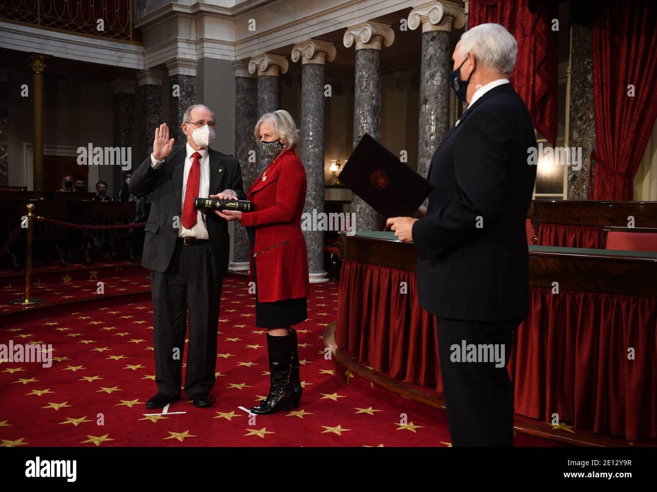 Kevin James And Wife High Resolution Stock Photography and Images - Alamy