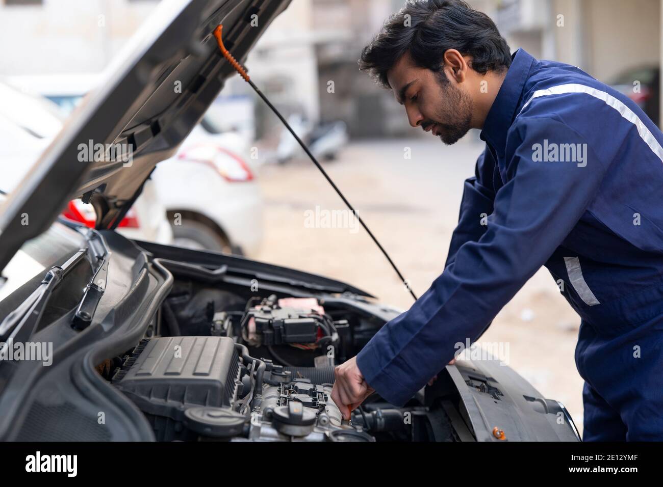 Side view car bonnet open hi-res stock photography and images - Alamy