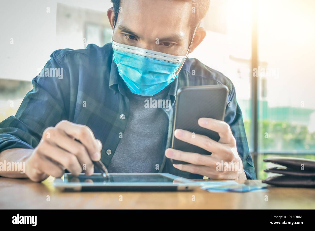 Stock market trader mask hi-res stock photography and images - Alamy