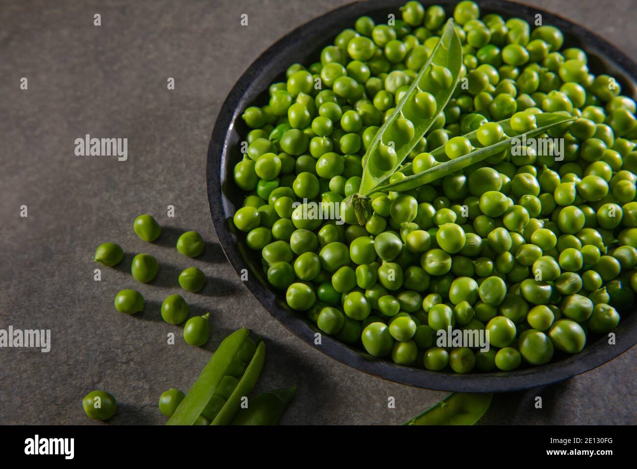 Raw peas hi-res stock photography and images - Alamy