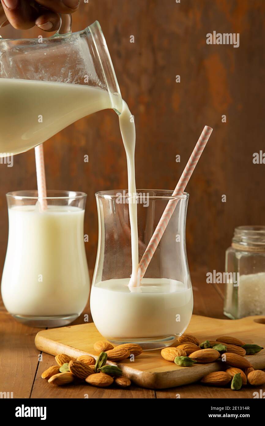 Pouring buttermilk glass hi-res stock photography and images - Alamy