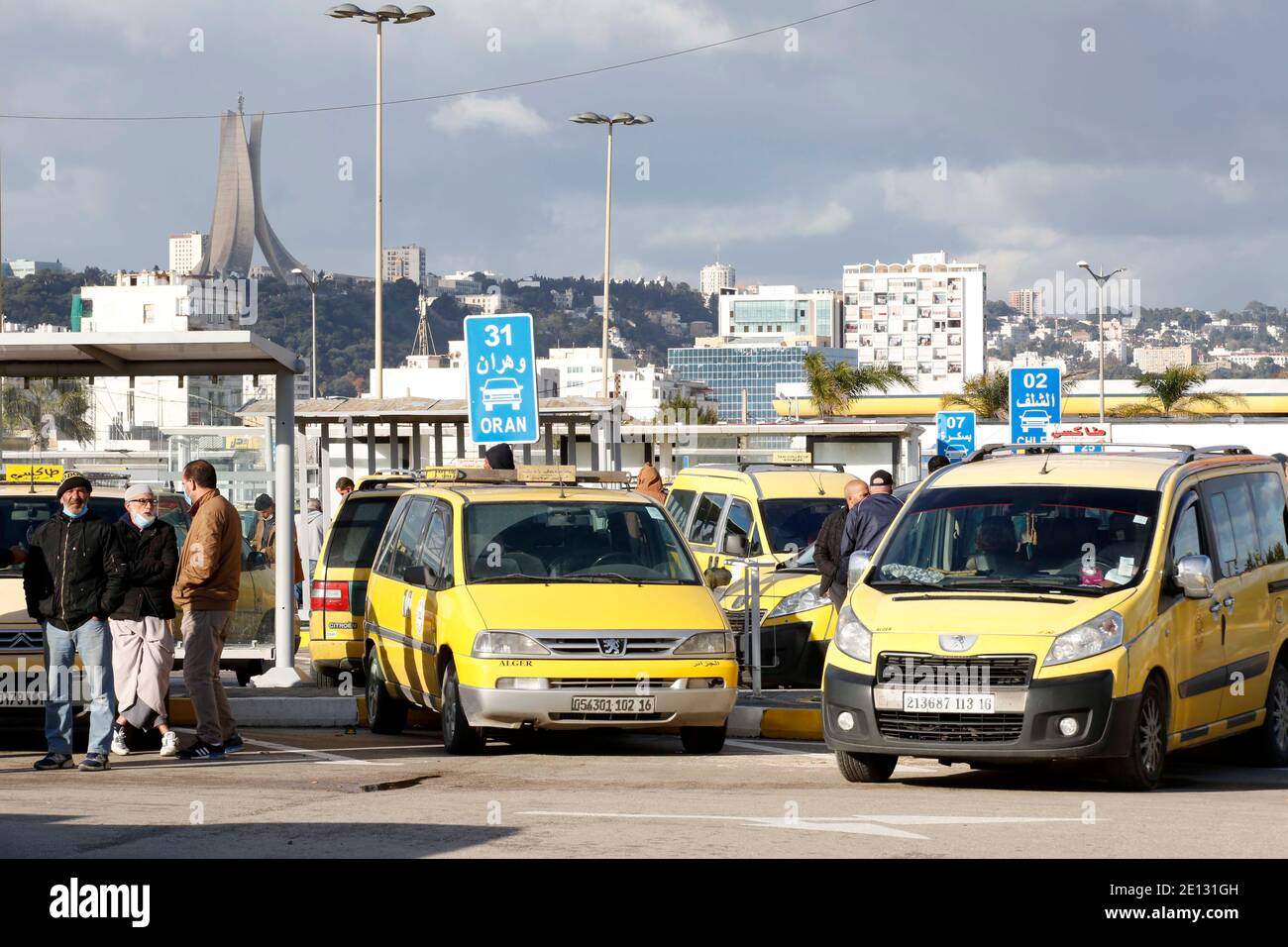 Bus interprovincial hi-res stock photography and images - Alamy