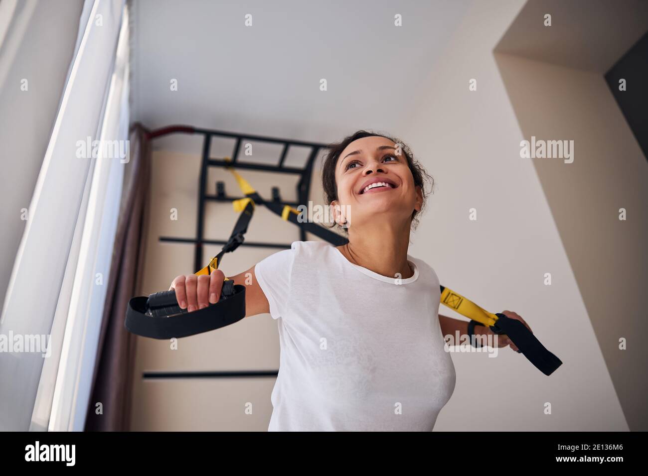 Chest press hi-res stock photography and images - Alamy