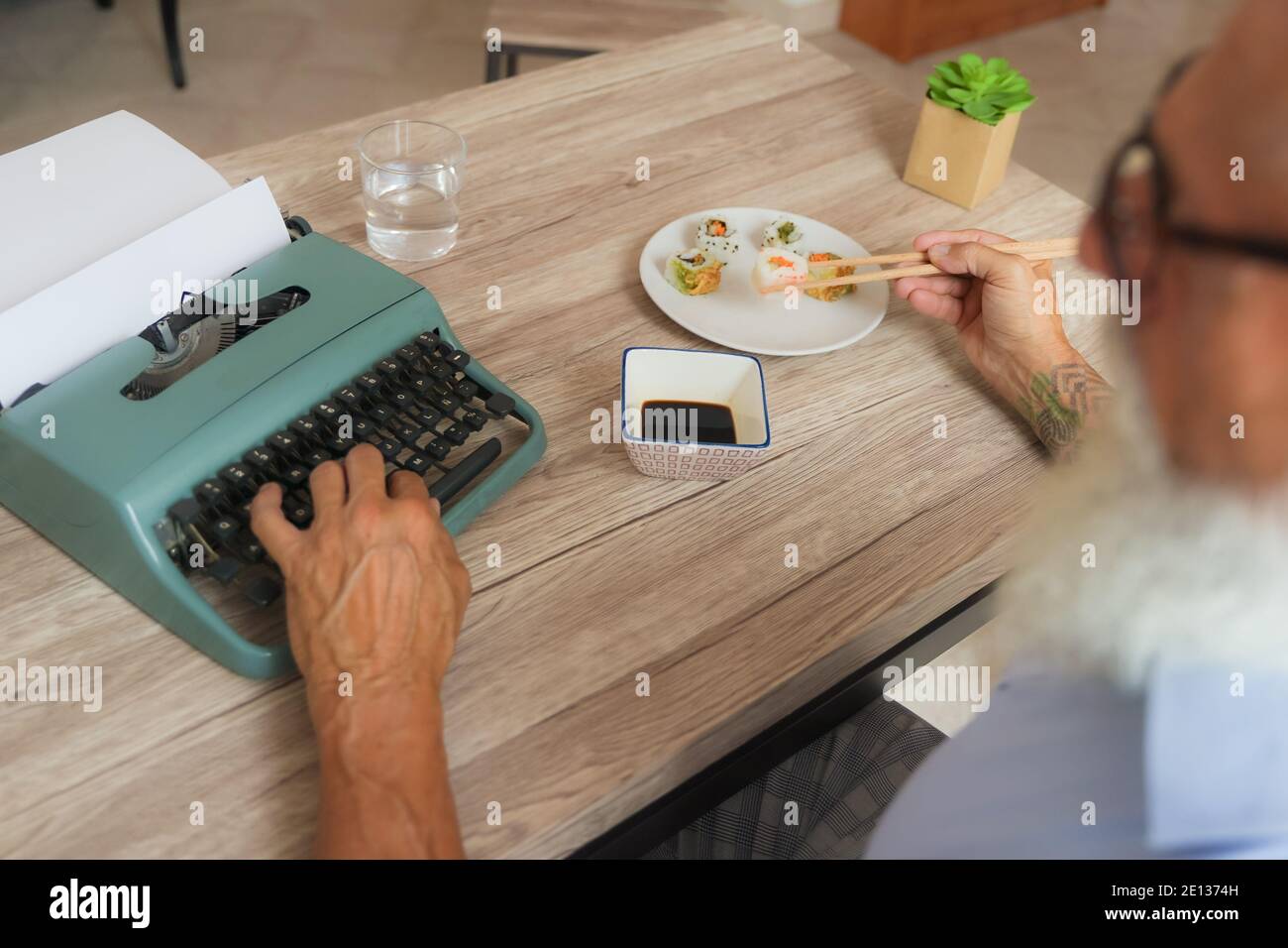 Old man eating dinner hi-res stock photography and images - Alamy
