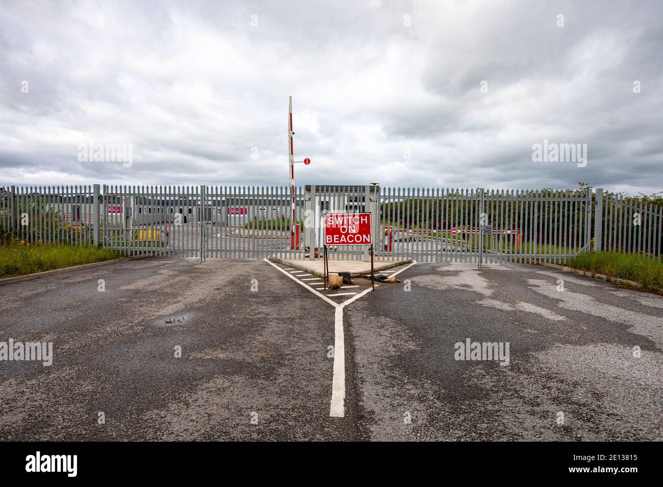 M6 motorway sign hi-res stock photography and images - Alamy