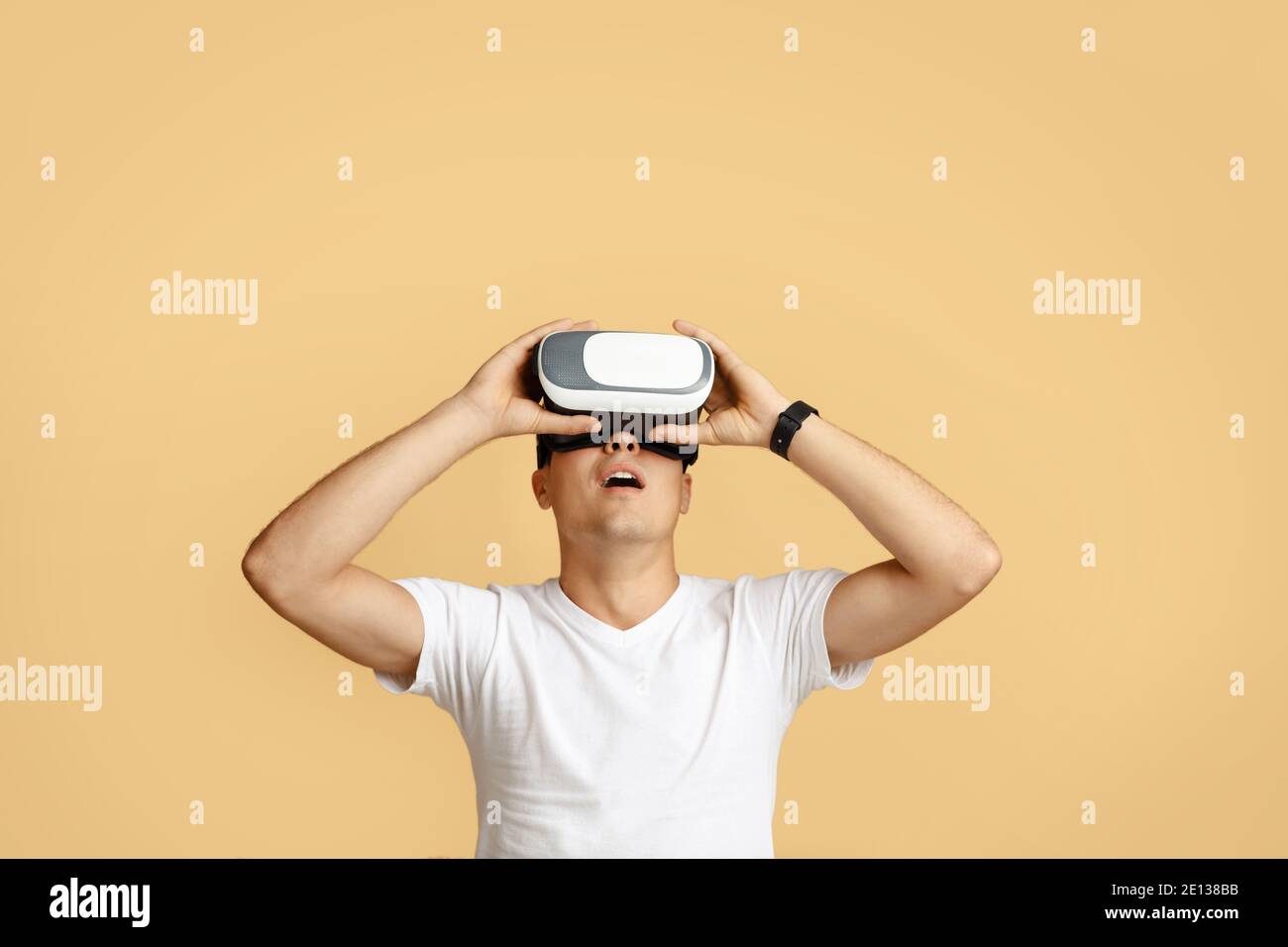 Virtual world hi-res stock photography and images - Alamy