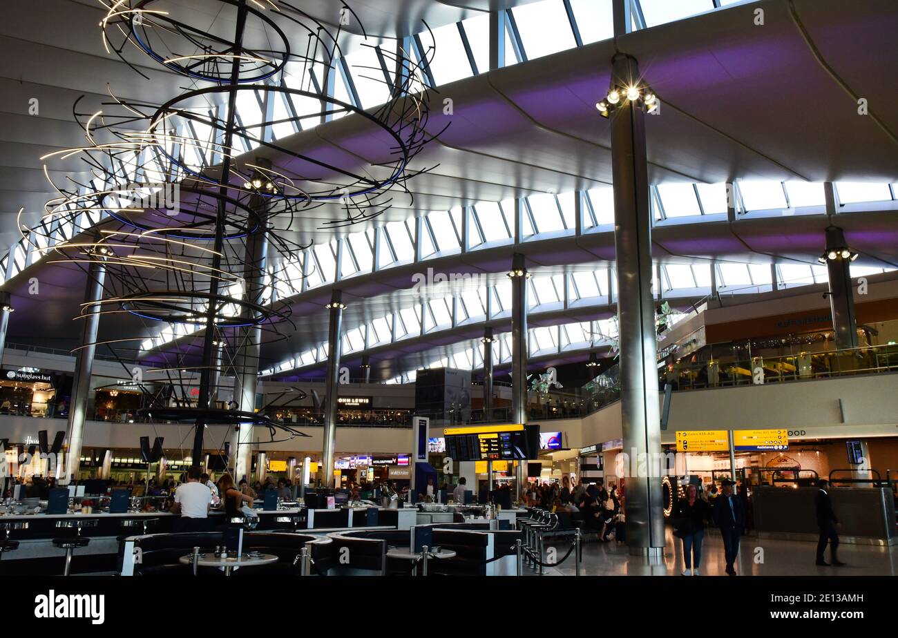 London, UK. 08th Sep, 2019. View into the departure hall of Heathrow ...