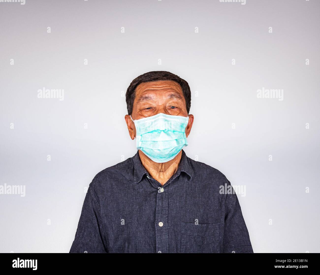 Elderly korean man wearing mask hi-res stock photography and images - Alamy