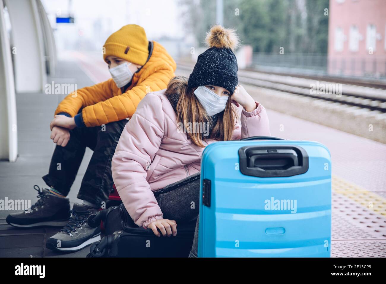 Railway children station platform hi-res stock photography and images ...
