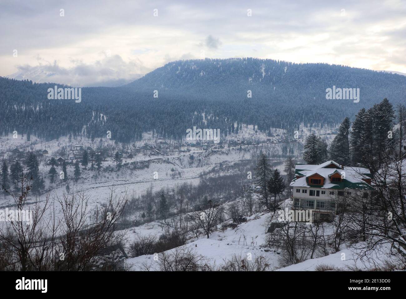 Valley recieves snowfall hi-res stock photography and images - Alamy