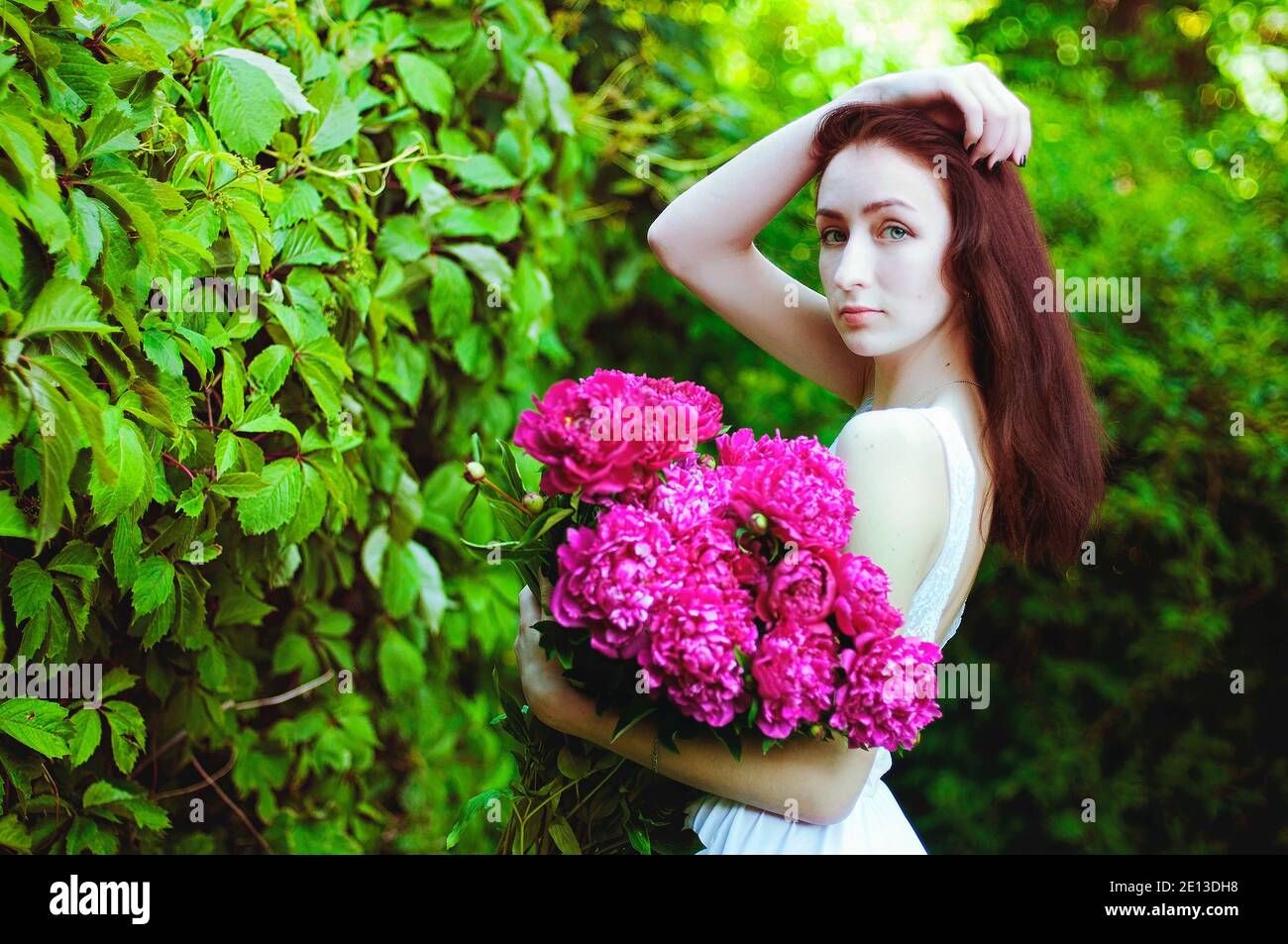 Woman spring makeup hi-res stock photography and images - Alamy