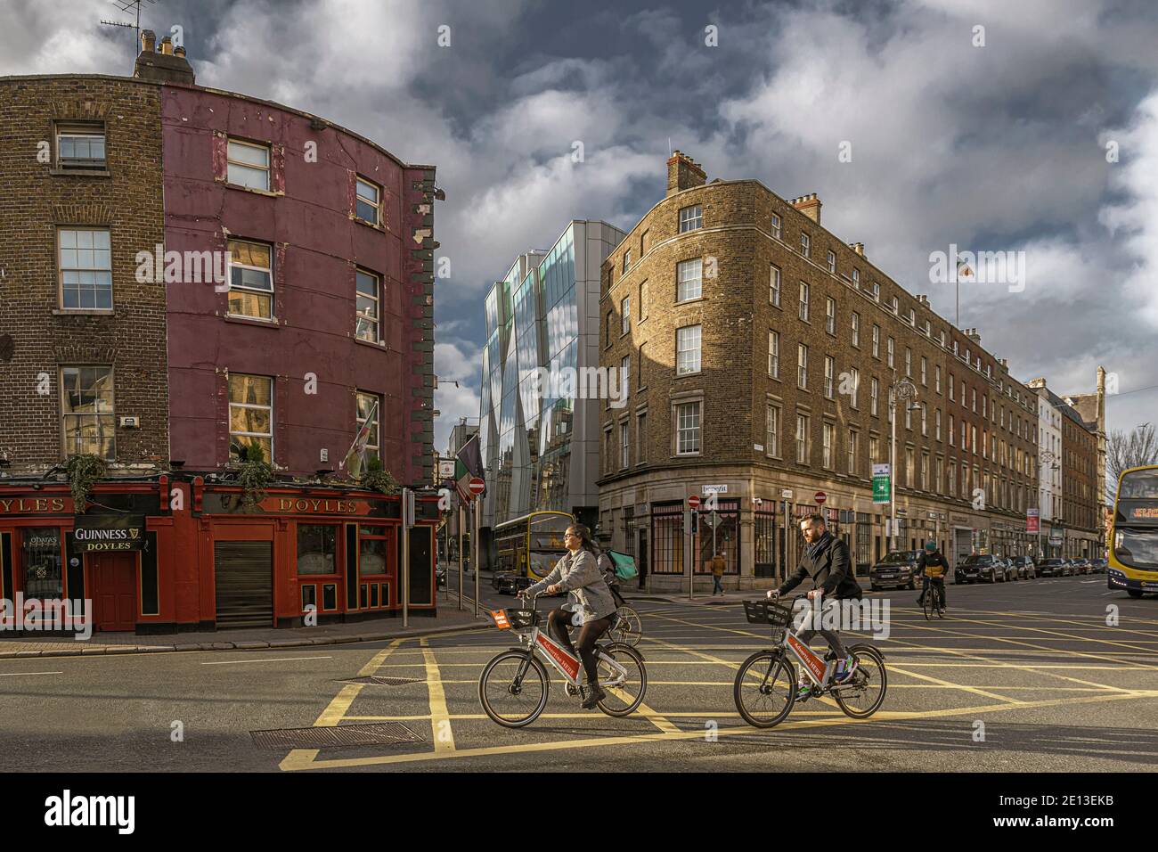 Doyles pub dublin hi-res stock photography and images - Alamy