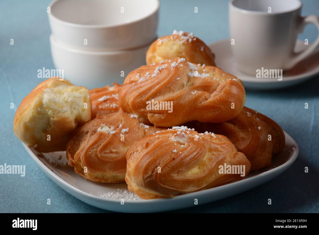 Traditional french dessert eclair with custard Stock Photo - Alamy