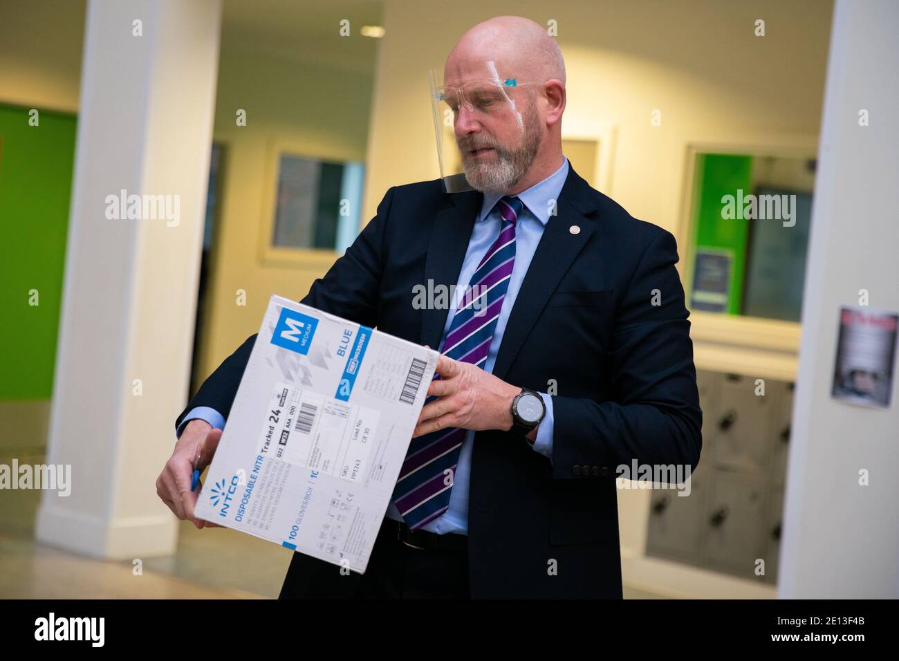 Unboxes hi-res stock photography and images - Alamy