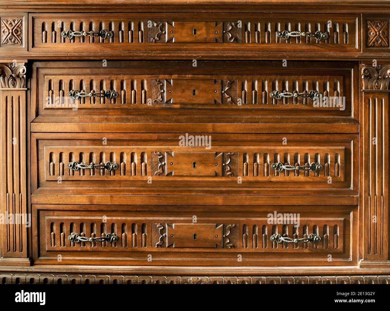 Wooden carved furniture hi-res stock photography and images - Alamy