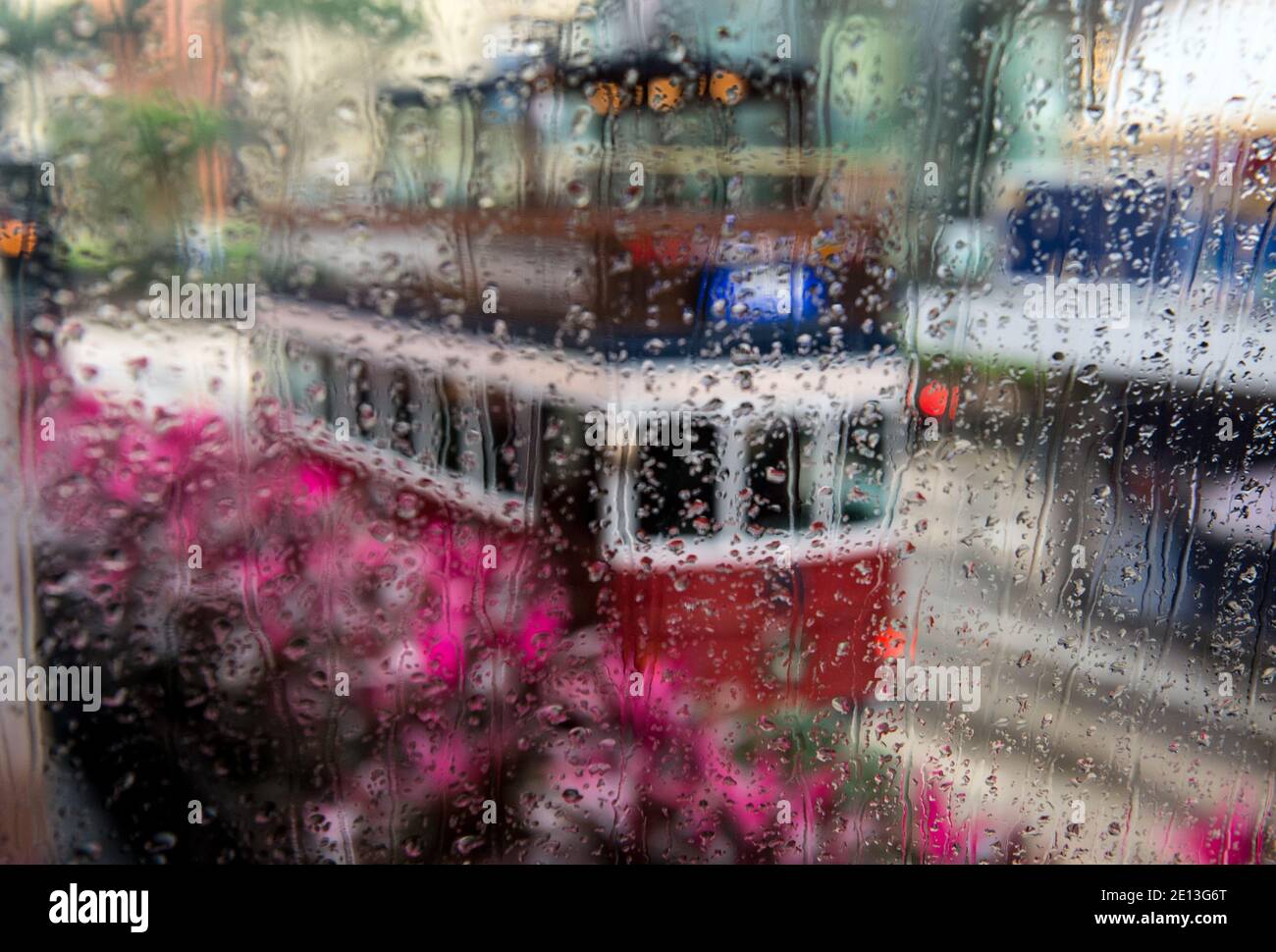 Streetscapepublic transport hi-res stock photography and images - Alamy
