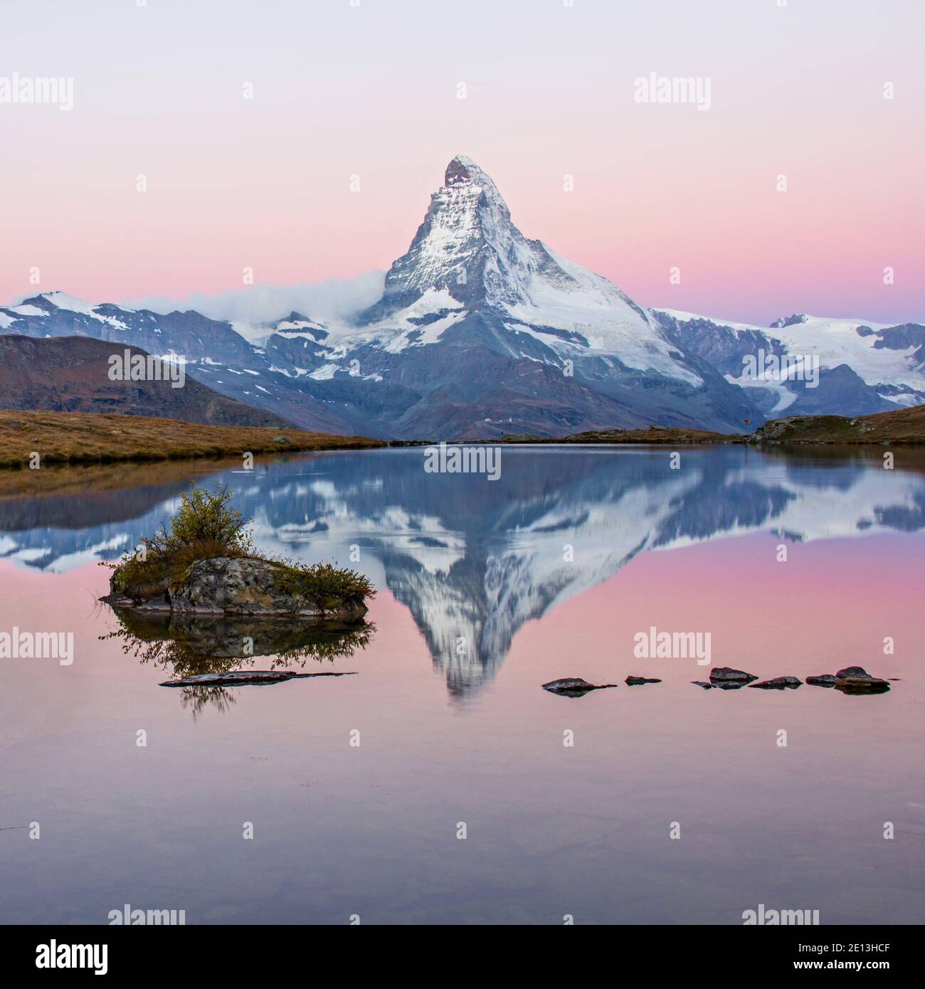 Matterhorn mountain reflection lake stellisee sunrise hi-res stock ...