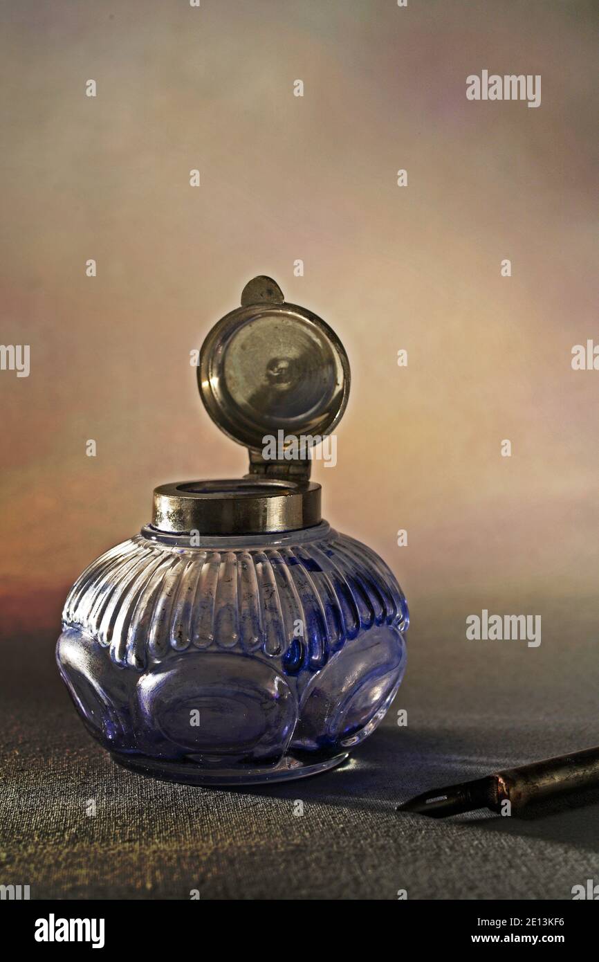 28 Oct 2005 Vintage Glass Inkwell Brass Hinged Lid Ink Pot Antique ...