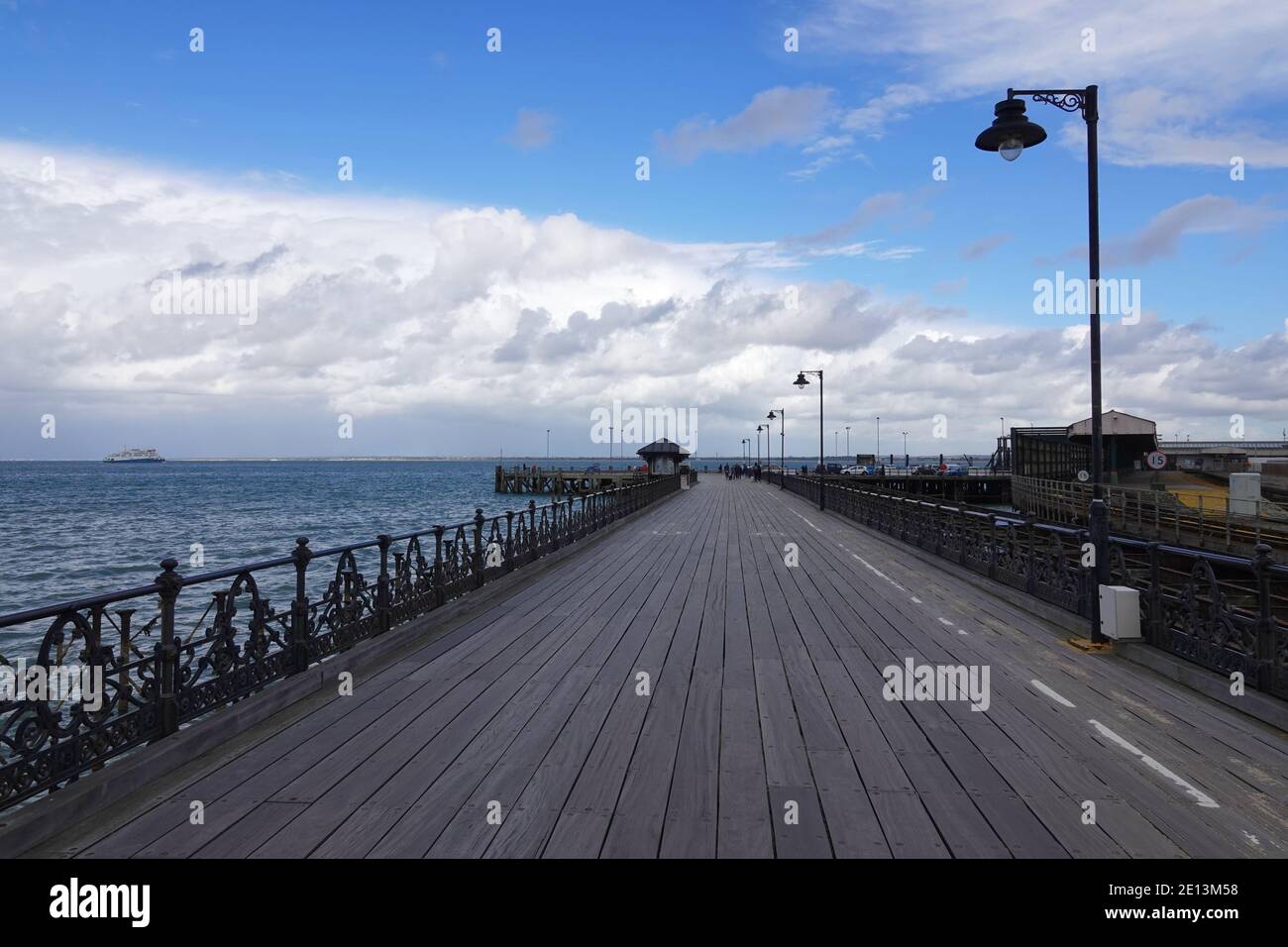 Ryde pier hi-res stock photography and images - Alamy