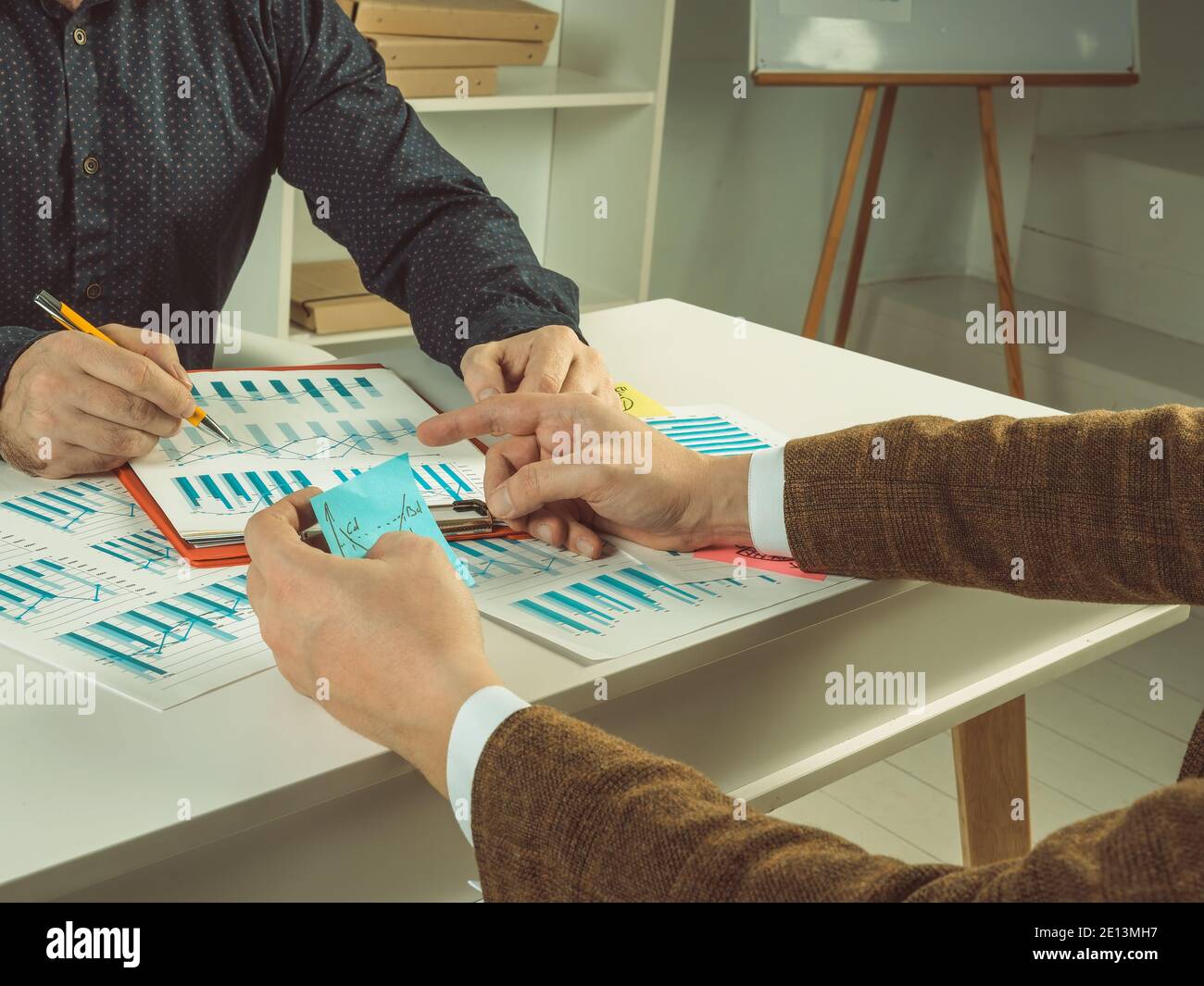 Teamwork strategy hi-res stock photography and images - Alamy