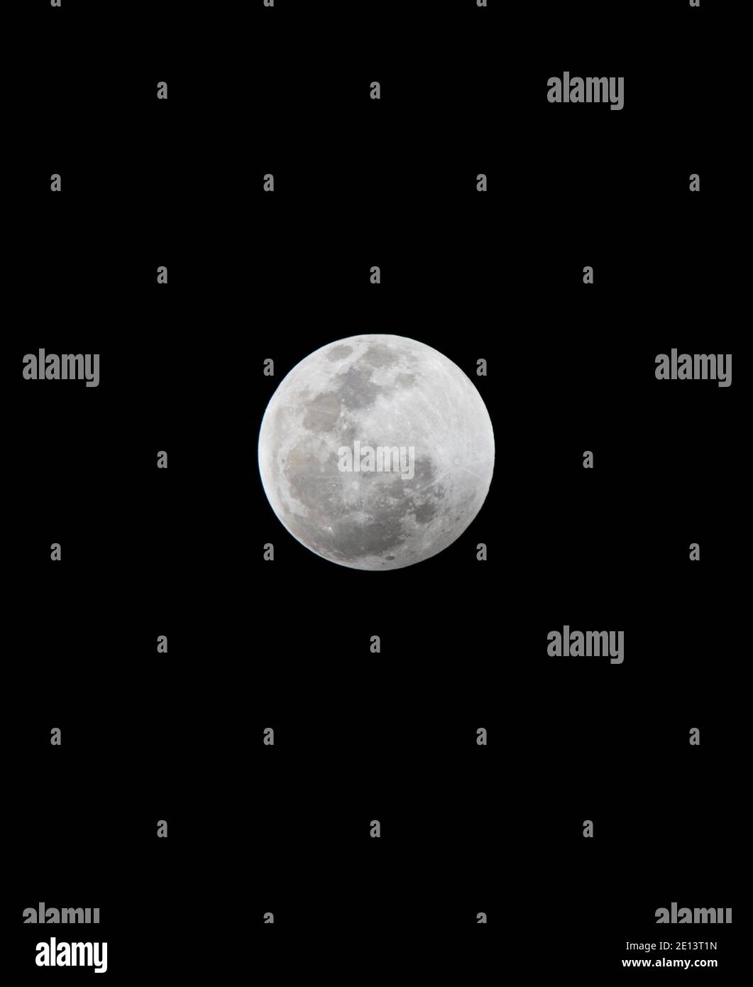 Luna llena. Desierto del Kalahari. Namibia.Africa Stock Photo - Alamy