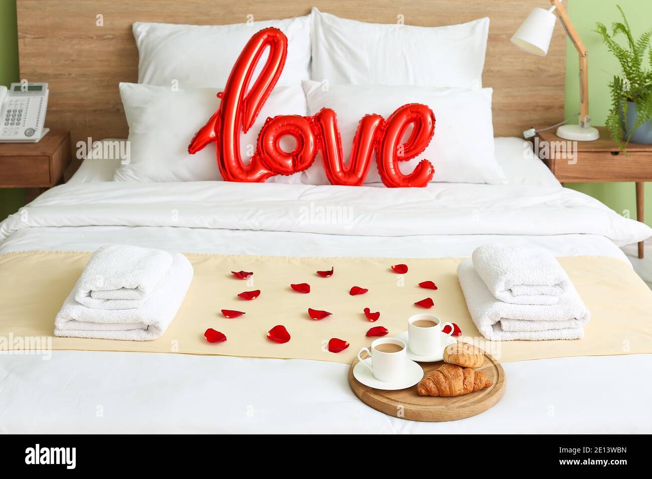 Interior of modern honeymoon room in hotel Stock Photo - Alamy